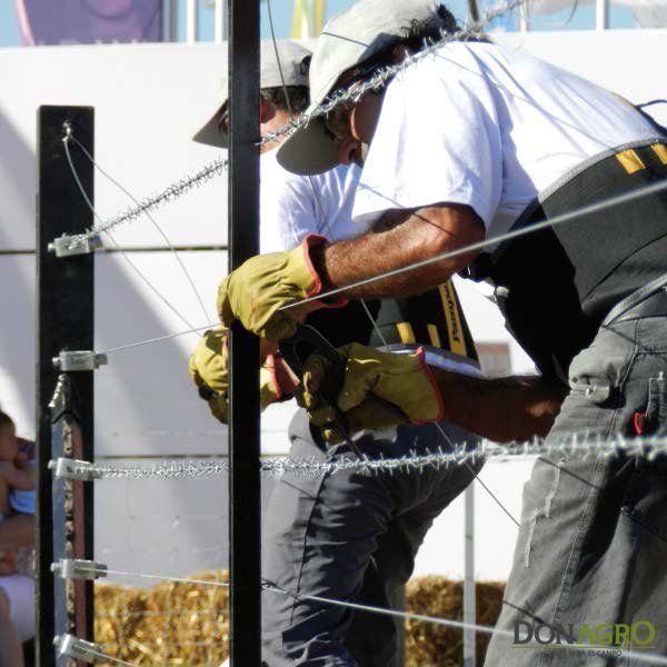 Poste esquinero simple hierro - Don Agro